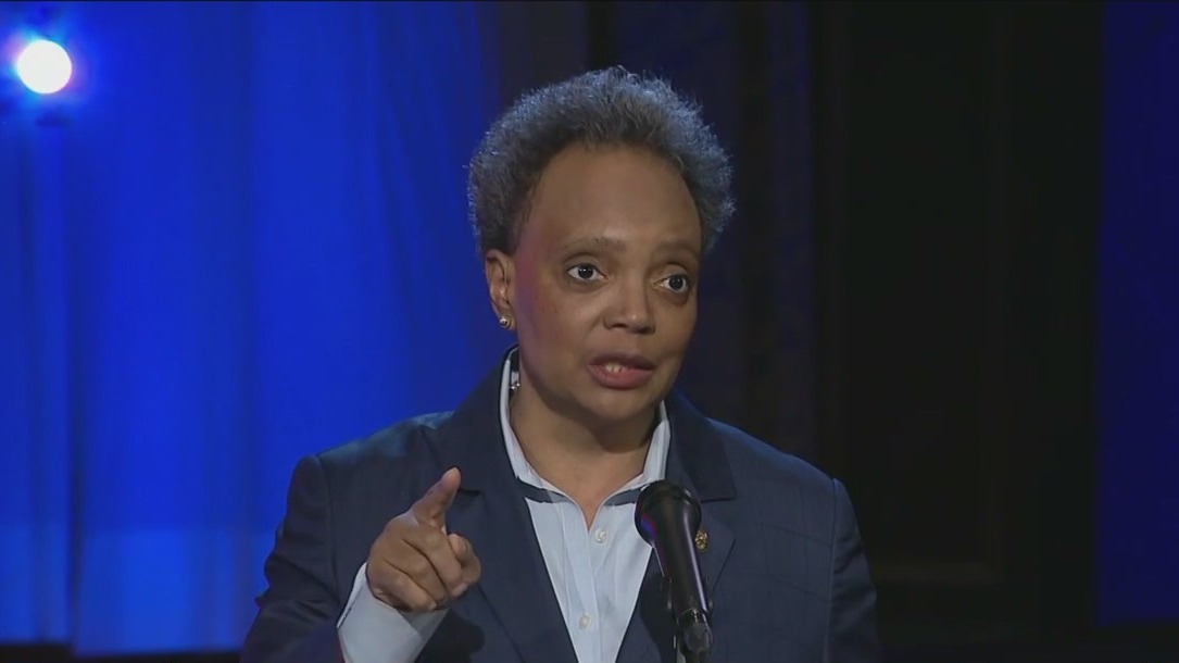 Lori Lightfoot, Brandon Johnson clash over defunding police | FOX 32 ...