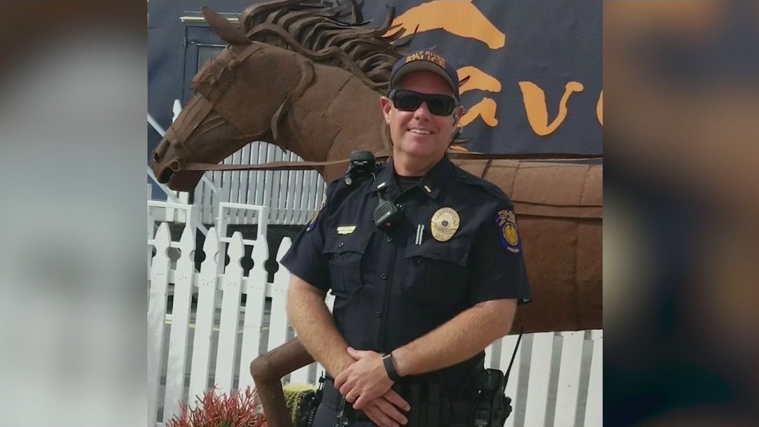 Salt River Police commander loses job due to COVID-19 vaccine mandate ...