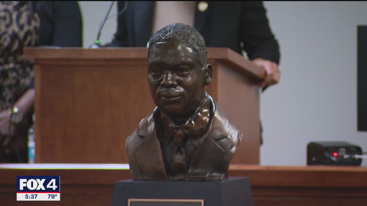 Late Dallas Co. DA Craig Watkins honored with bust | FOX 4 Dallas-Fort ...