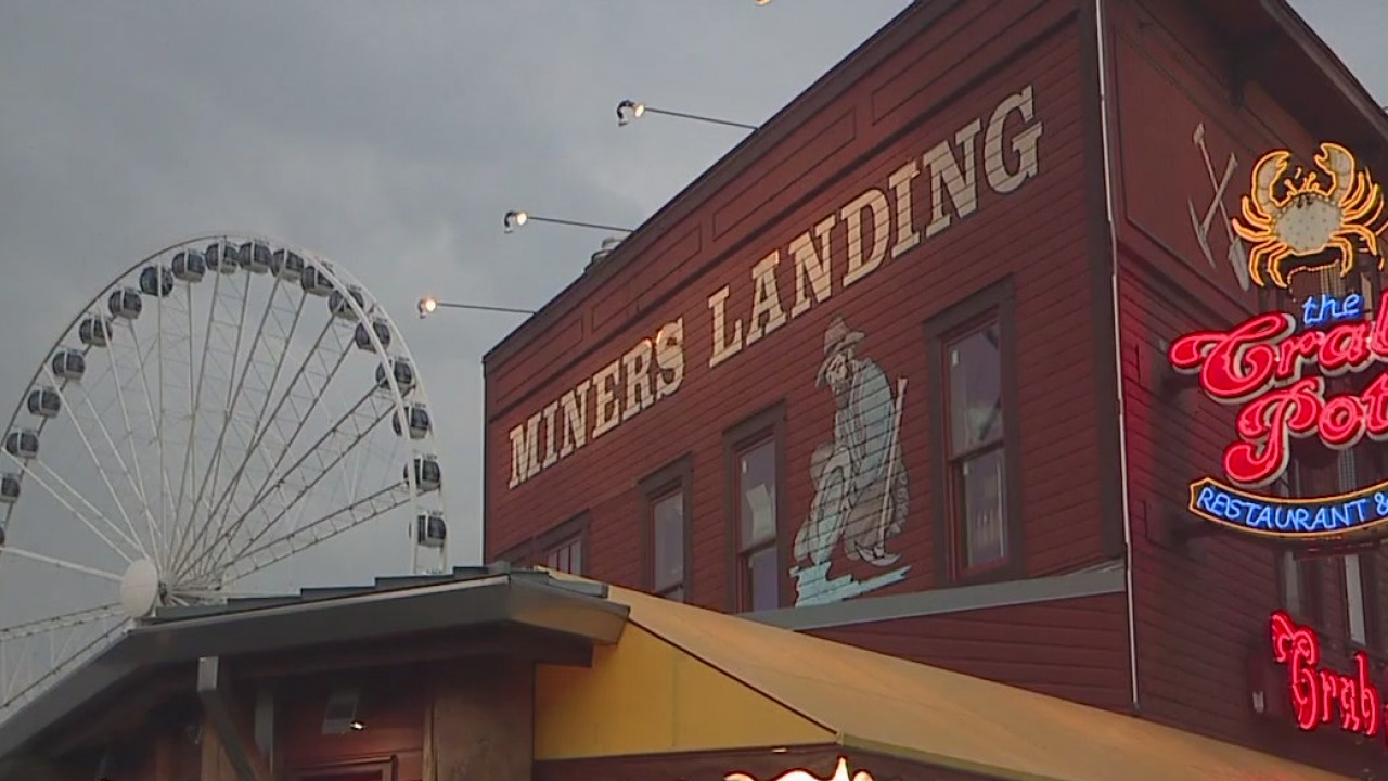 Seattle closing Pier 57 Miner's Landing after partial collapse of Pier ...