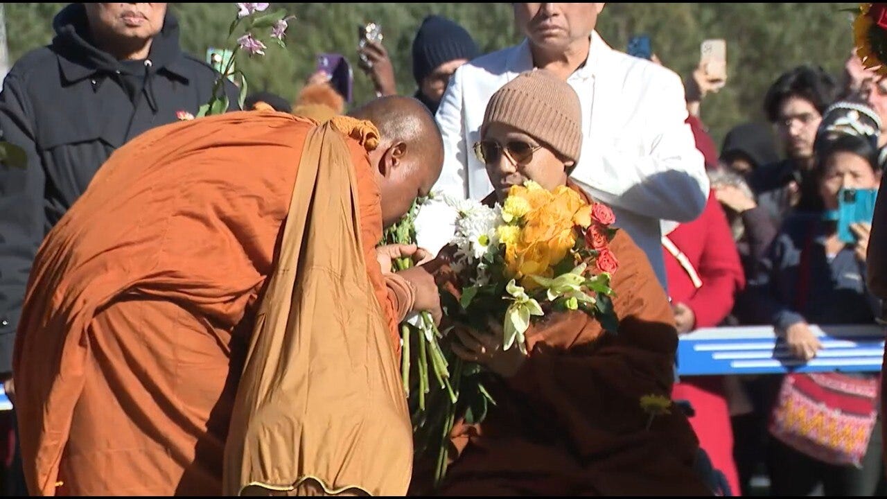 Buddhist monks draw large crowd in Snellville | FOX 5 Atlanta
