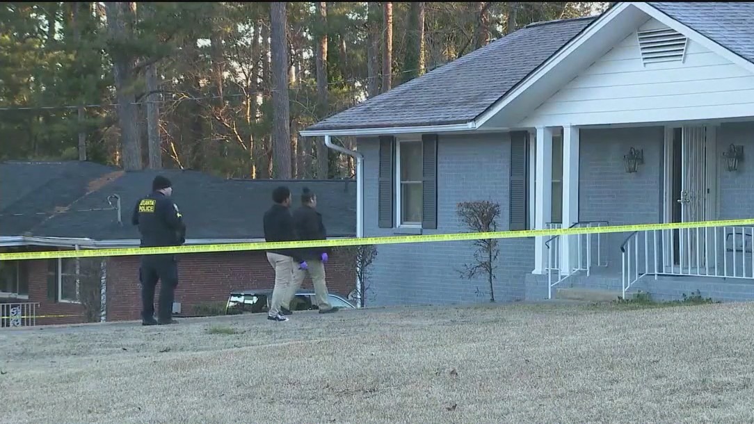 Man suffers deadly heart attack during armed robbery | FOX 5 Atlanta