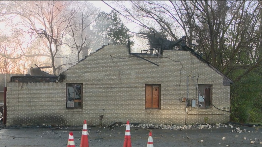Fire damages vacant Southfield house | FOX 2 Detroit