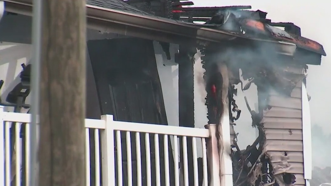 Park Creek fire: 'He was burnt to a crisp' | FOX 5 Atlanta