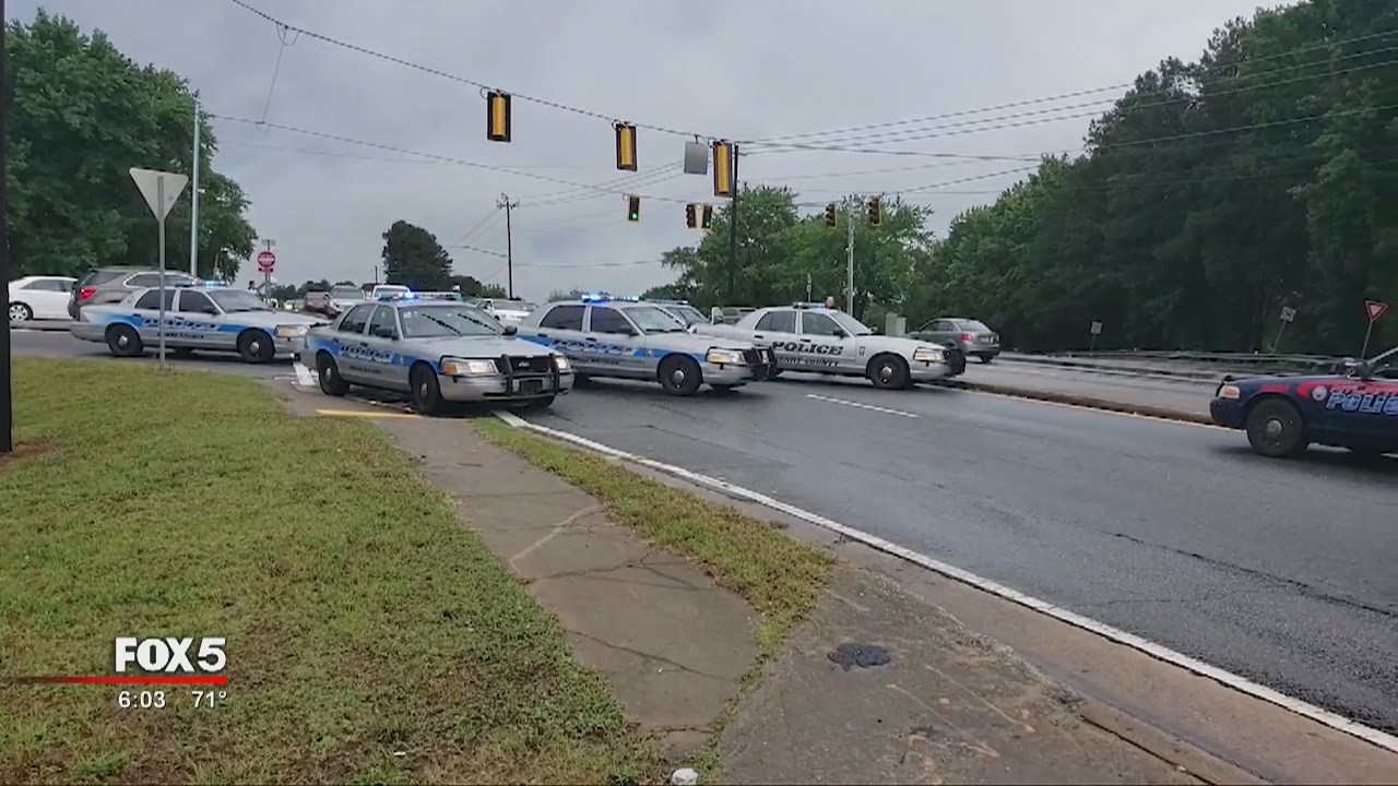Dramatic police chase ends in crash in Atlanta | FOX 5 Atlanta