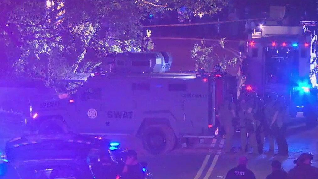 2 found dead in Marietta SWAT standoff | FOX 5 Atlanta