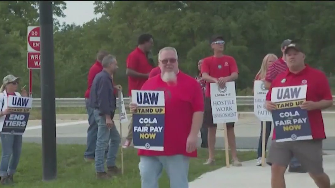 UAW could ramp up strike Friday | FOX 5 Atlanta