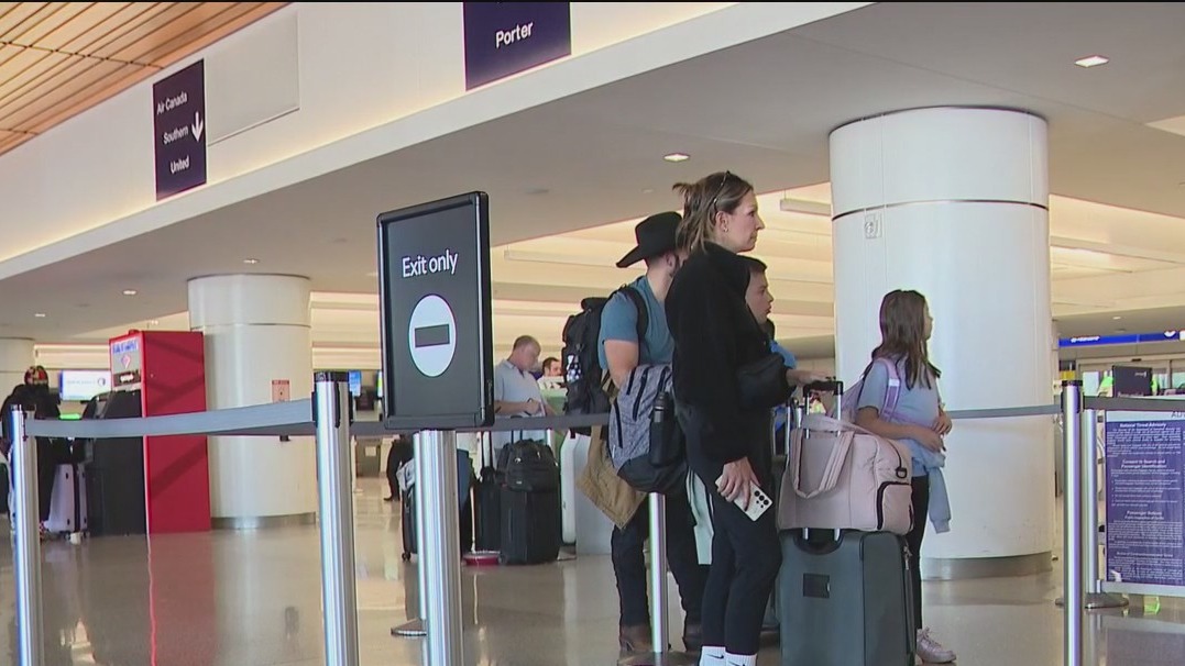 Impact of day 2 of FAA's 10% flight reduction felt at Sky Harbor | FOX ...