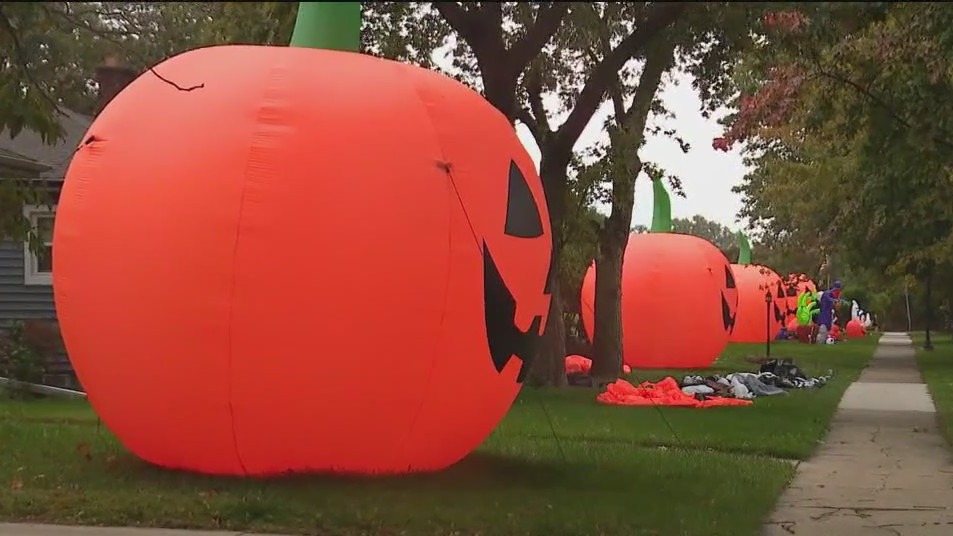 Inflatable pumpkins take over NW Indiana town | FOX 32 Chicago