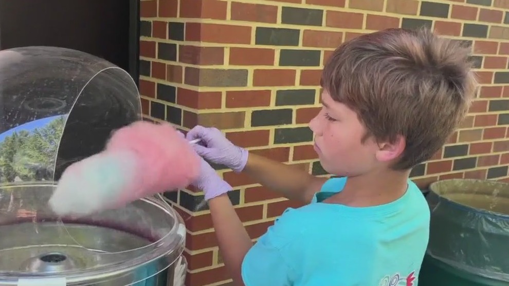 Kohler boy's candy business is sweet as can be | FOX6 Milwaukee