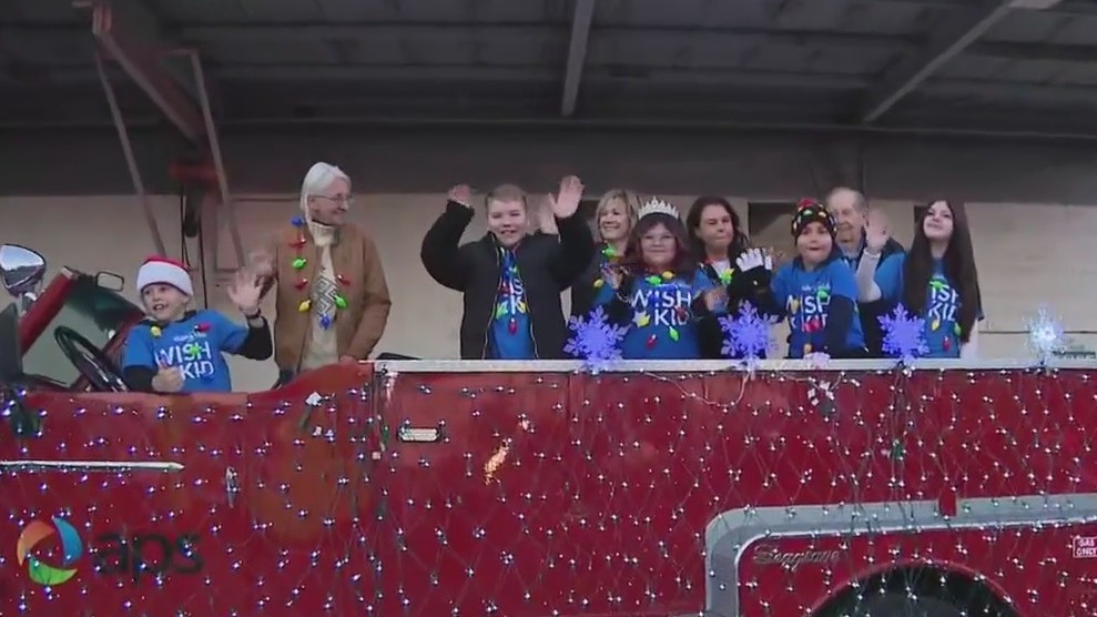 Annual APS holiday parade to take place on Dec. 6 | FOX 10 Phoenix
