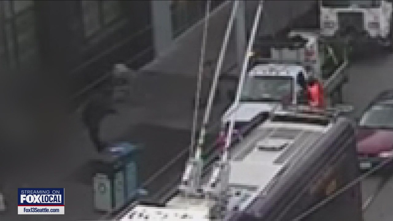 Video shows suspect in Seattle mass stabbing | FOX 13 Seattle