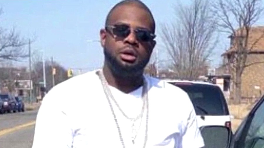 Detroit man mauled by 3 dogs, on life support | FOX 2 Detroit