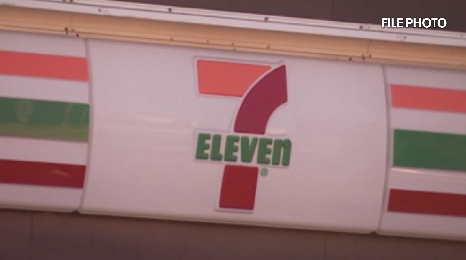 7-Eleven workers fight off would-be robber | FOX 11 Los Angeles