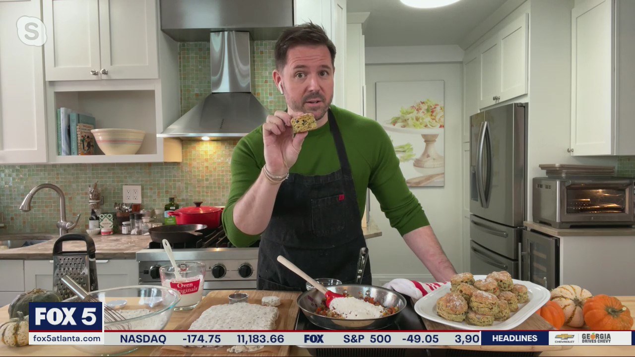 Lifestyle expert Chadwick Boyd makes Thanksgiving stuffing biscuits ...