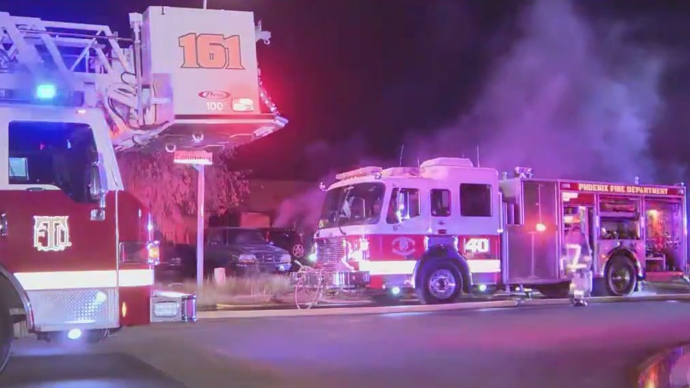 Man critically hurt in Phoenix house fire | FOX 10 Phoenix