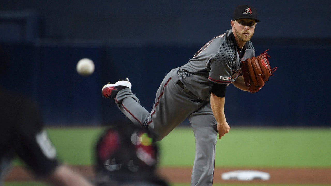 30-year-old Kelly wins MLB debut as D-backs rout Padres 10-3 | FOX 10 ...