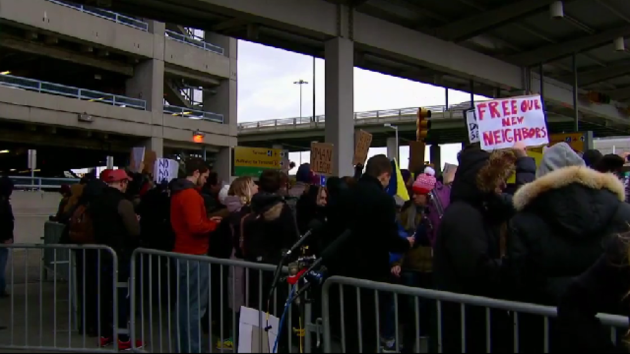 Protest at JFK Airport over immigration crackdown from Muslim countries ...