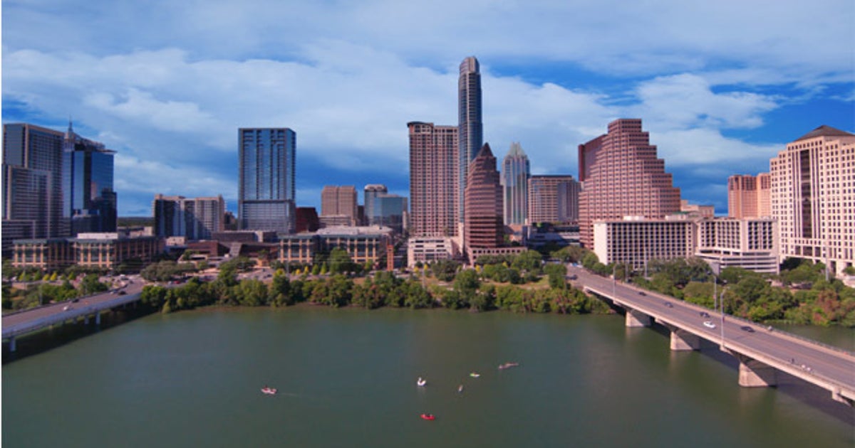 Austin officials ban gatherings of 250 or more | FOX 10 Phoenix