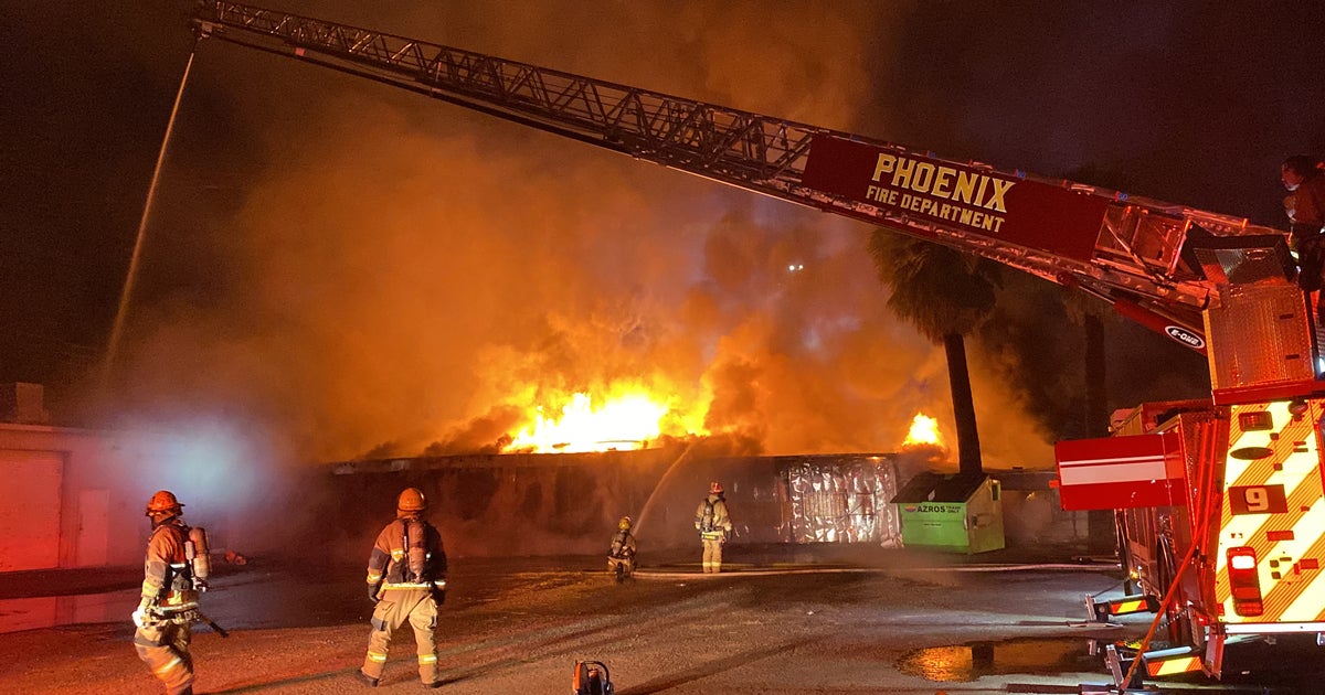 Firefighters battle structure fire in central Phoenix | FOX 10 Phoenix