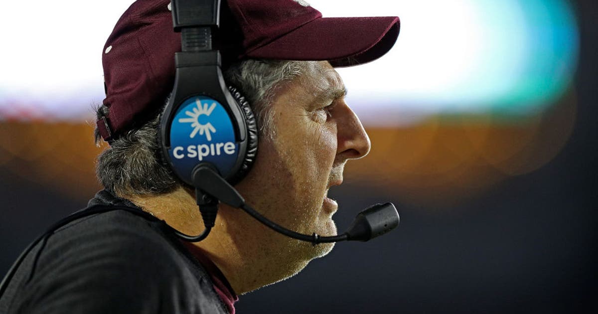 Mississippi State's Mike Leach hospitalized with 'personal health issue ...