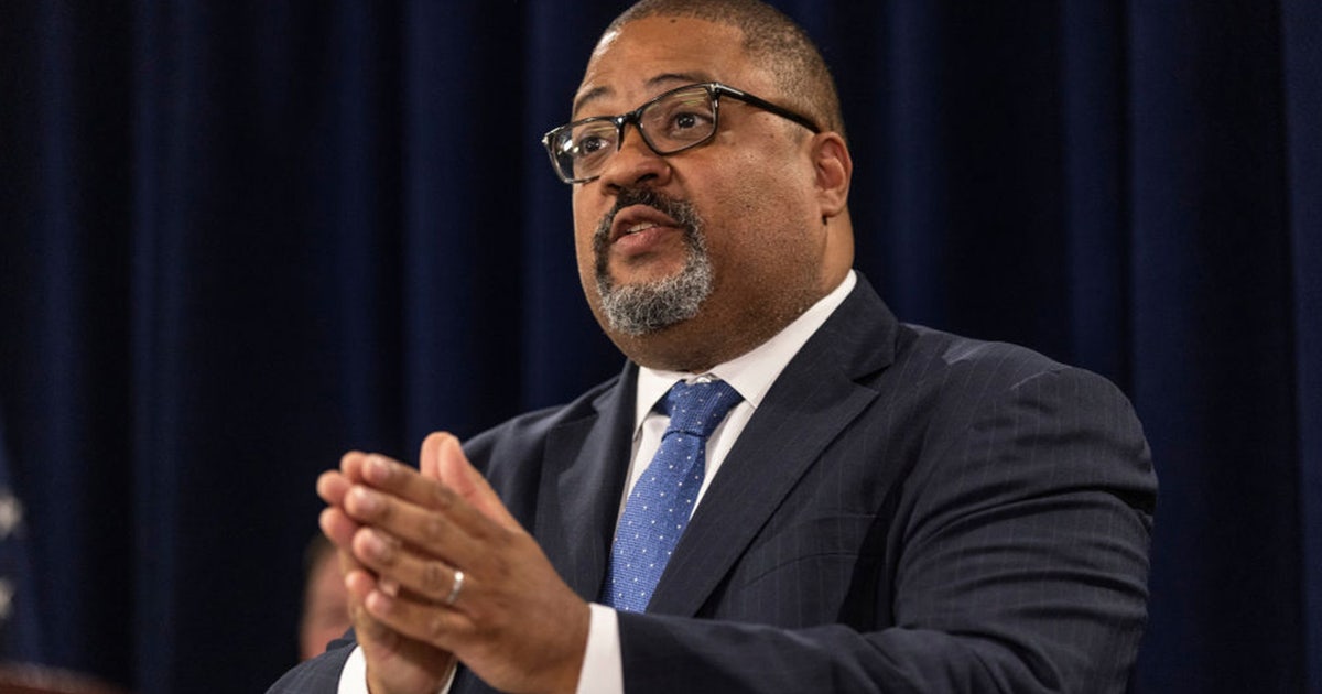 Who is Alvin Bragg? What to know about the Manhattan district attorney ...