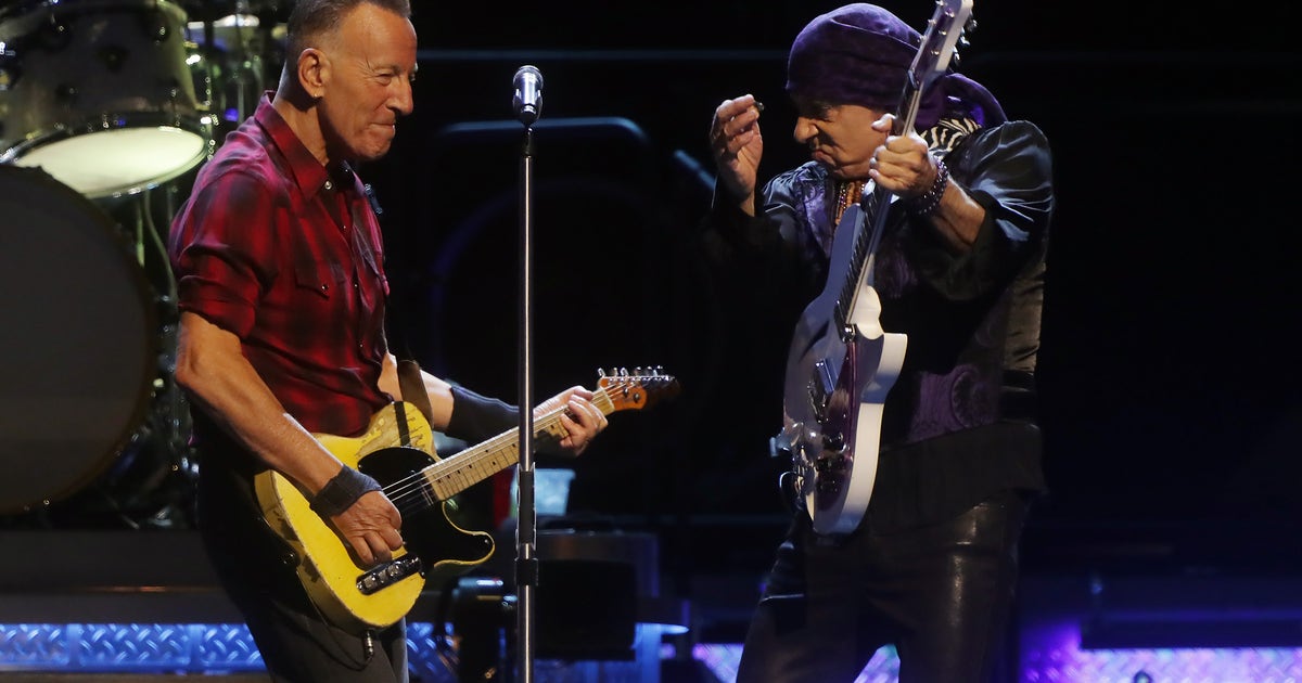 Bruce Springsteen returns to stage in Phoenix after health issues ...