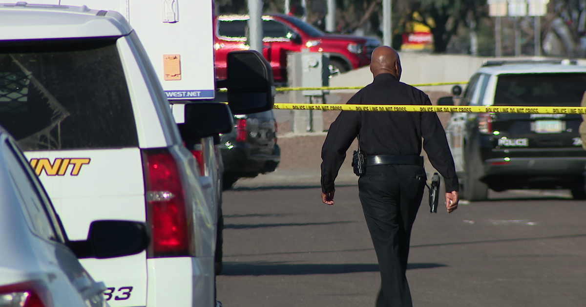 Suspect killed after pinning Peoria Police officers against another car ...
