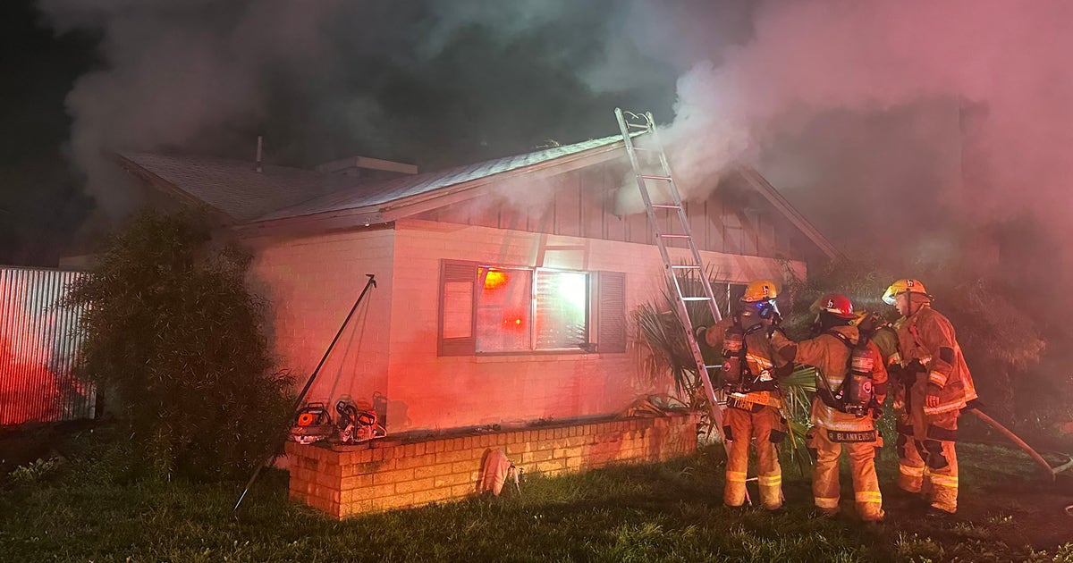 Crews gain control of north Phoenix house fire | FOX 10 Phoenix