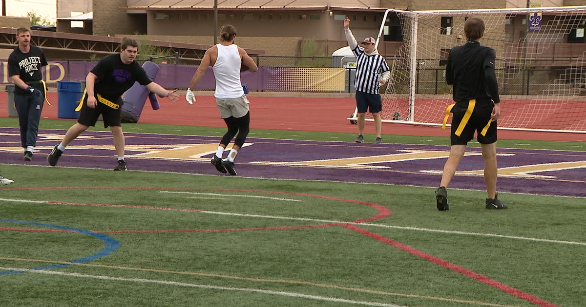 Annual Thanksgiving game honors late Scottsdale football coach | FOX 10 ...