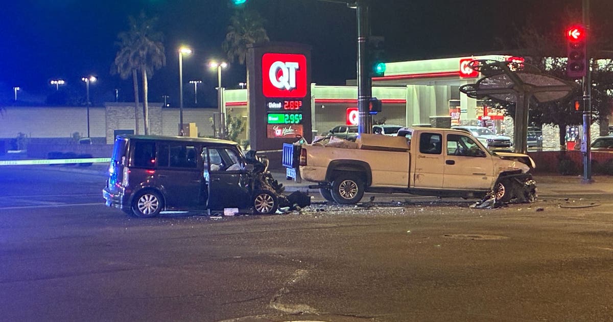 Impairment suspected in Phoenix crash that hurt several people, PD says ...