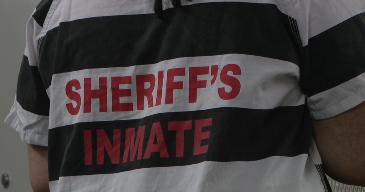 Maricopa County Sheriff reinstates 'timeless' inmate uniforms as ...