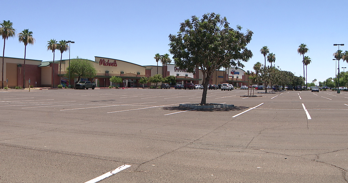 Man killed in hit-and-run near Mesa shopping center | FOX 10 Phoenix