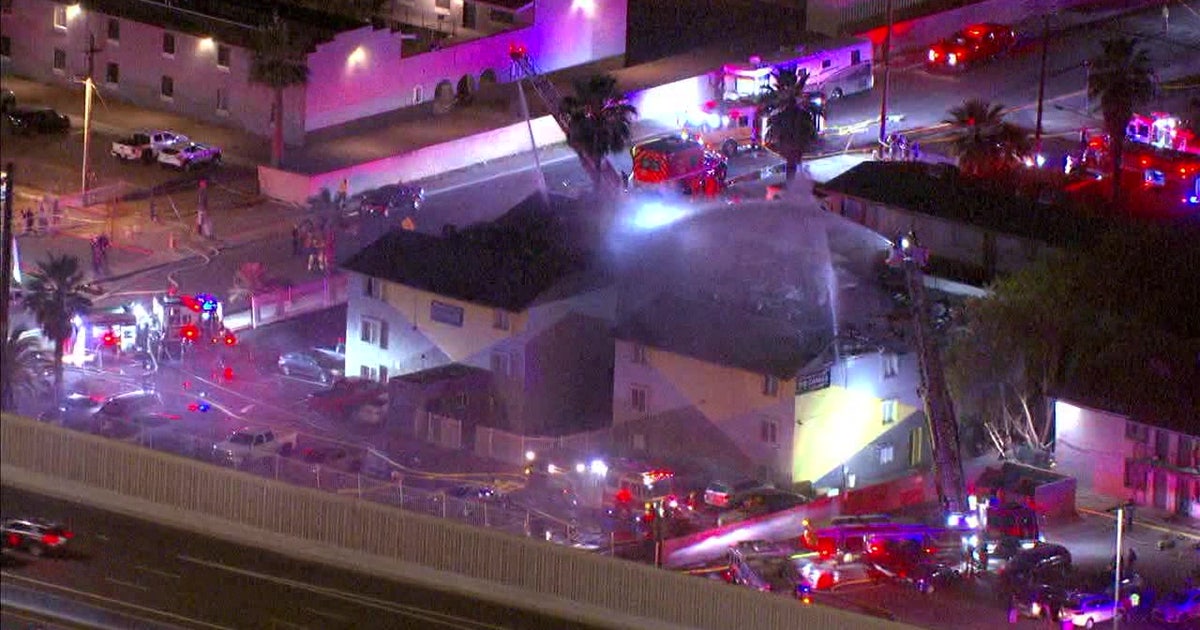 20+ people displaced after Phoenix apartment fire got 'too big too fast ...