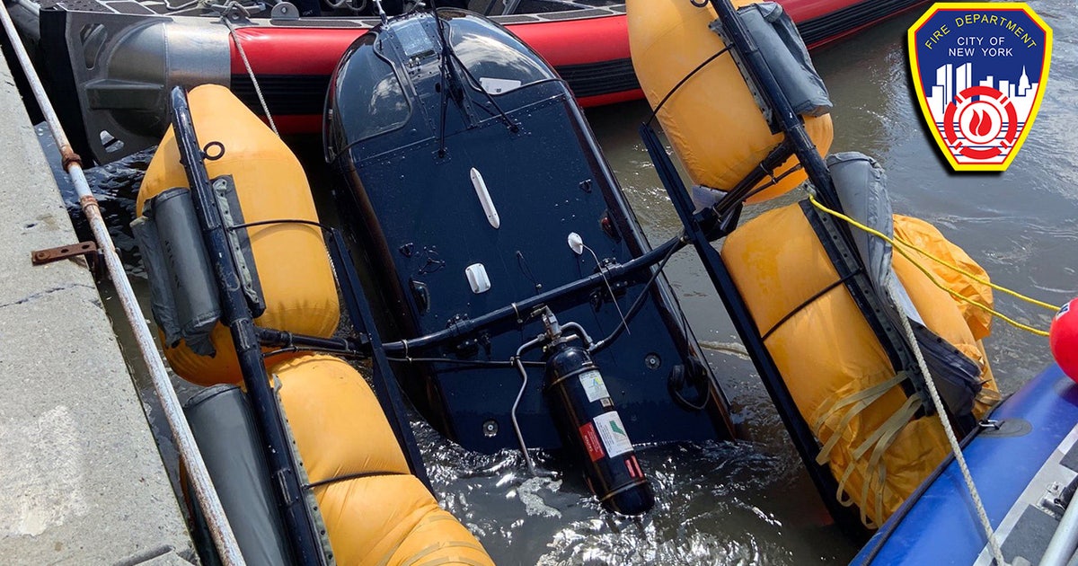 Helicopter crashes in Hudson River next to heliport | FOX 13 Tampa Bay