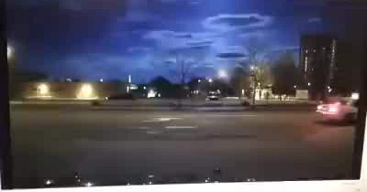 Police officer's dash cam captures meteor streaking across the sky ...
