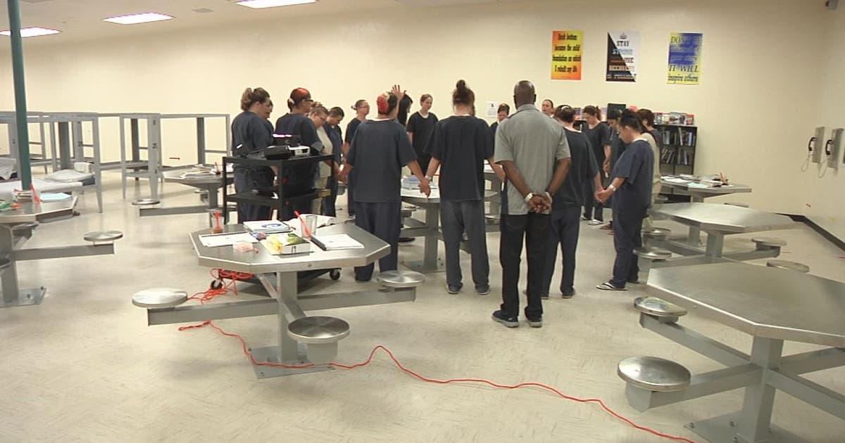 Recovery pod helps inmates kick addiction before release | FOX 13 Tampa Bay