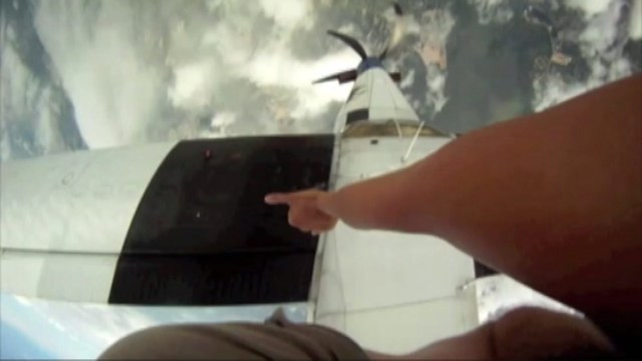 Must-see video shows skydivers' terrifying near miss with plane | FOX ...