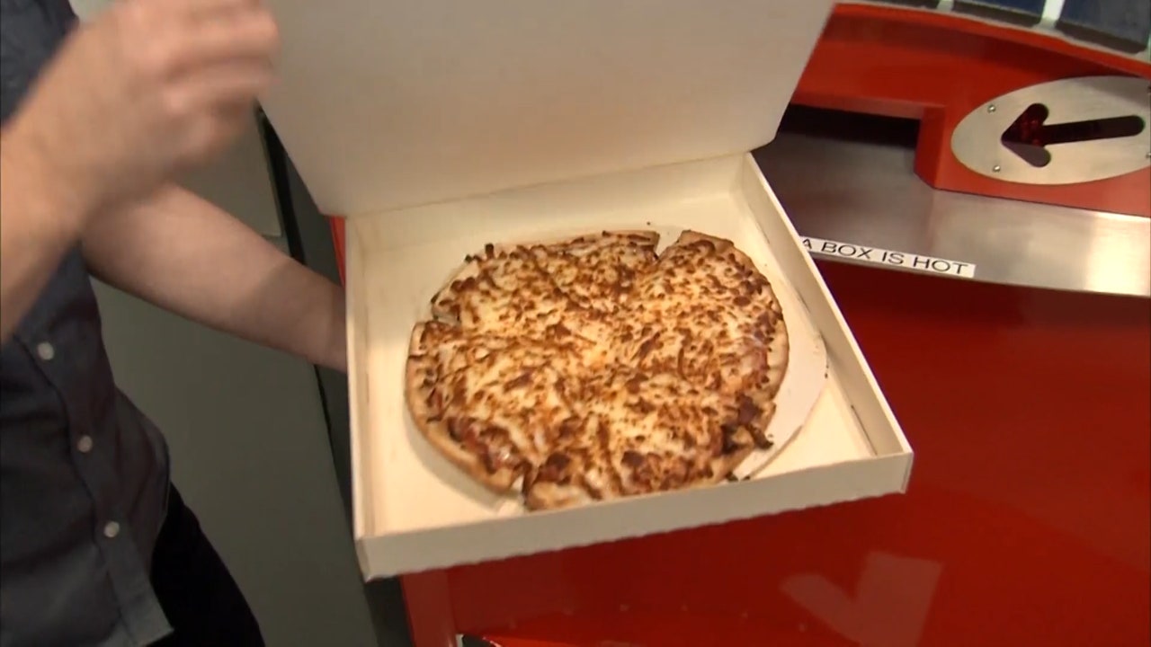 'Pizza ATM' serves hot pizza in minutes for Ohio State students
