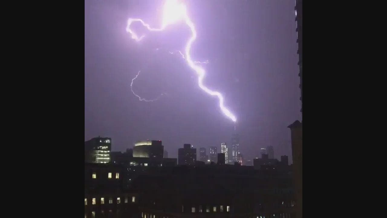WATCH: Lightning strikes One World Trade Center | FOX 13 Tampa Bay