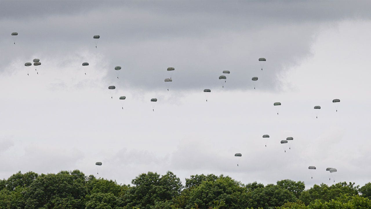 97-year-old D-Day veteran parachutes over Normandy, lands on same ...