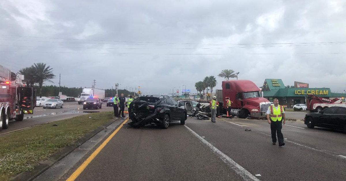 Fatal crash closes portion of U.S. 27 in Davenport | FOX 13 Tampa Bay