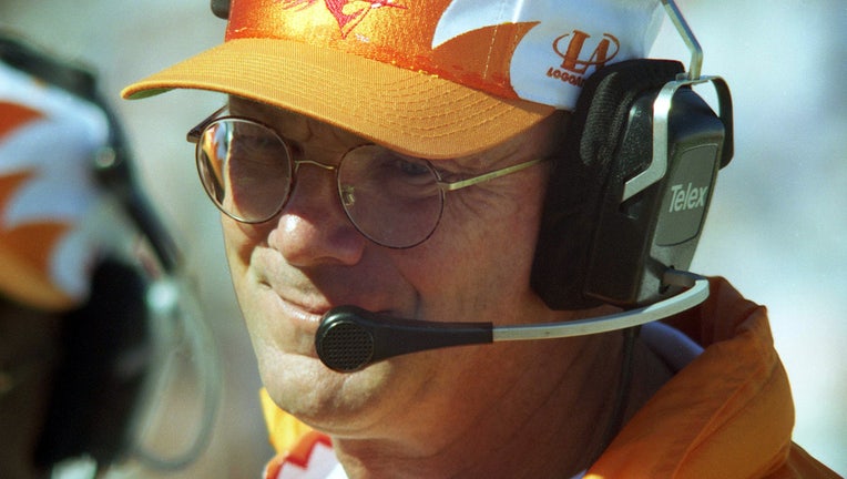 Former Buccaneers coach Sam Wyche dies at age 74 | FOX 13 Tampa Bay