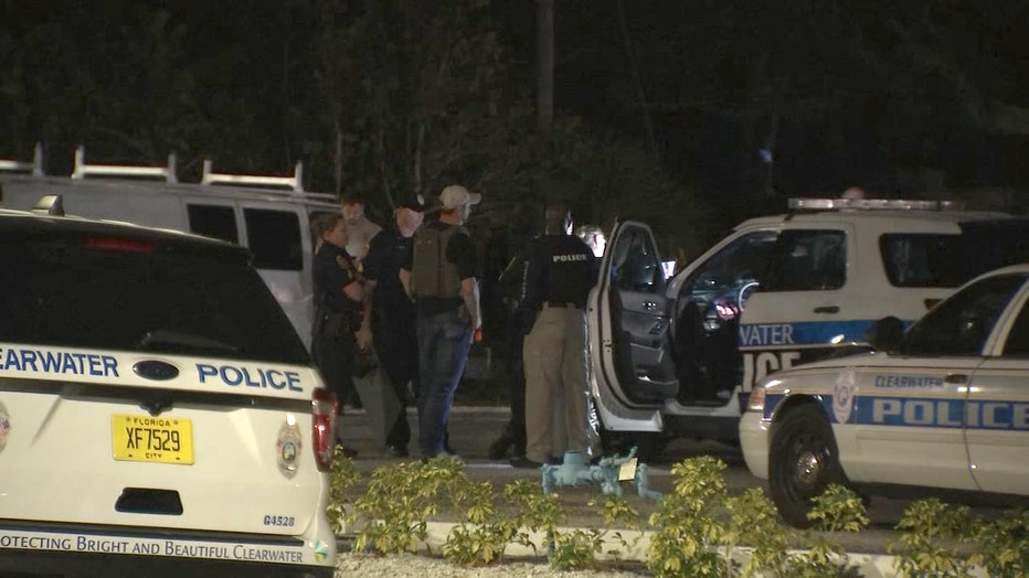 Barricaded Man In Clearwater Home Prompts Swat Standoff Fox 13 Tampa Bay