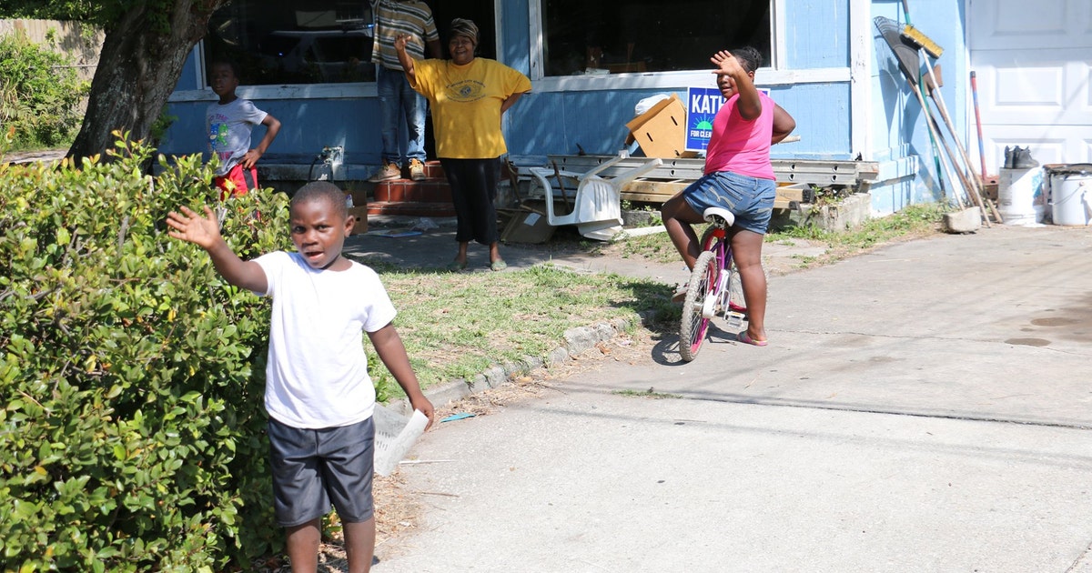 Sandy Lane Elementary School connect with students by parading through ...