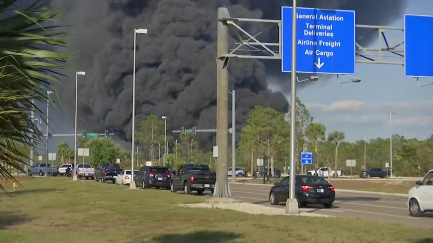 Brush fire ignites dozens of vehicles in Fort Myers airport parking lot ...