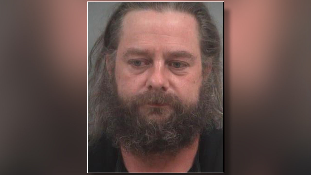 Police Man Arrested After Soliciting Sex With A Teen Online Fox 13