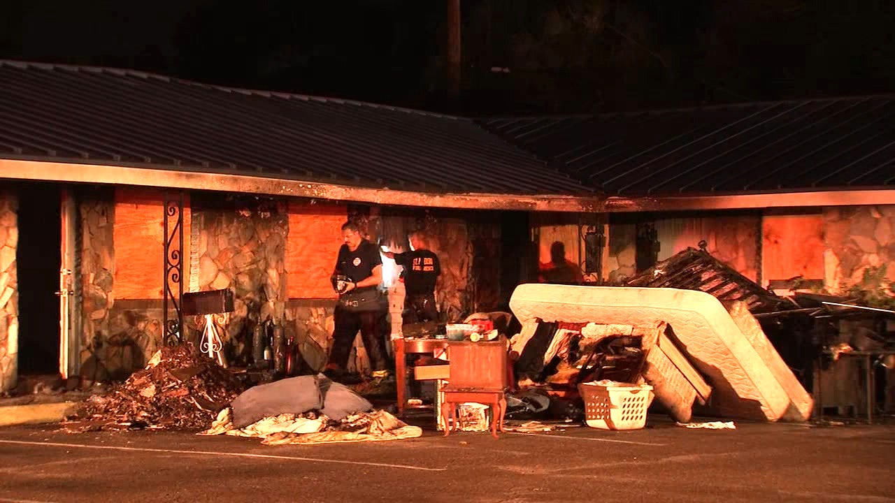 Several people displaced after St. Pete motel fire | FOX 13 Tampa Bay