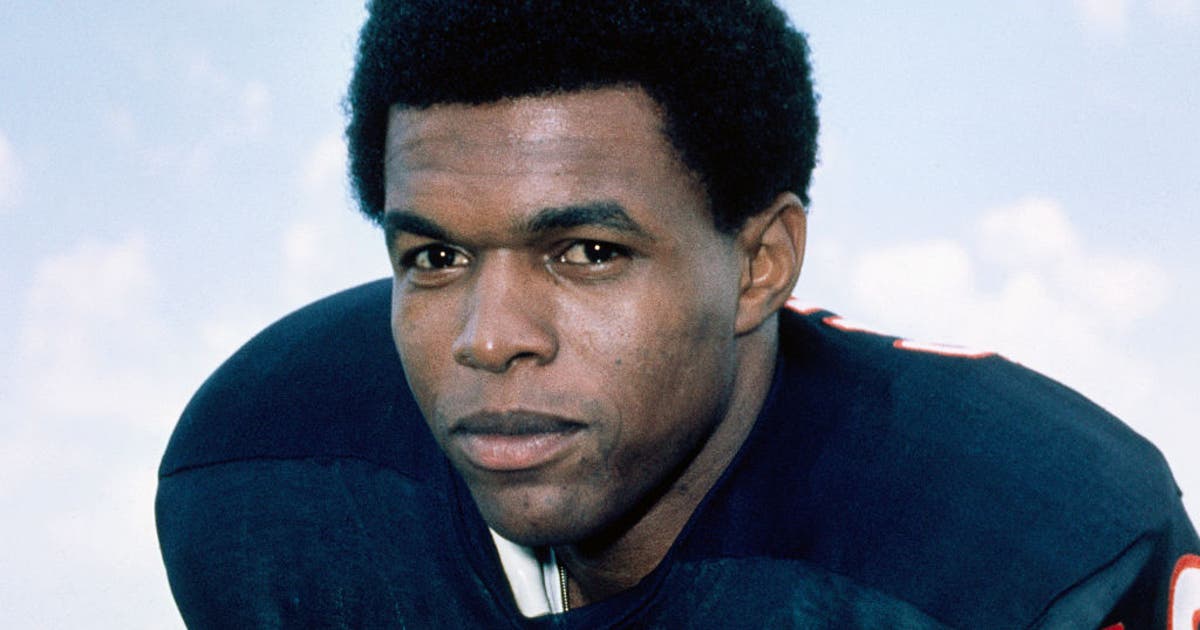 Gale Sayers, Chicago Bears legend and Pro Football Hall of Famer, dies ...