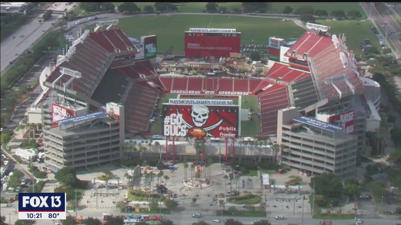 Bucs fans allowed back in the stadium